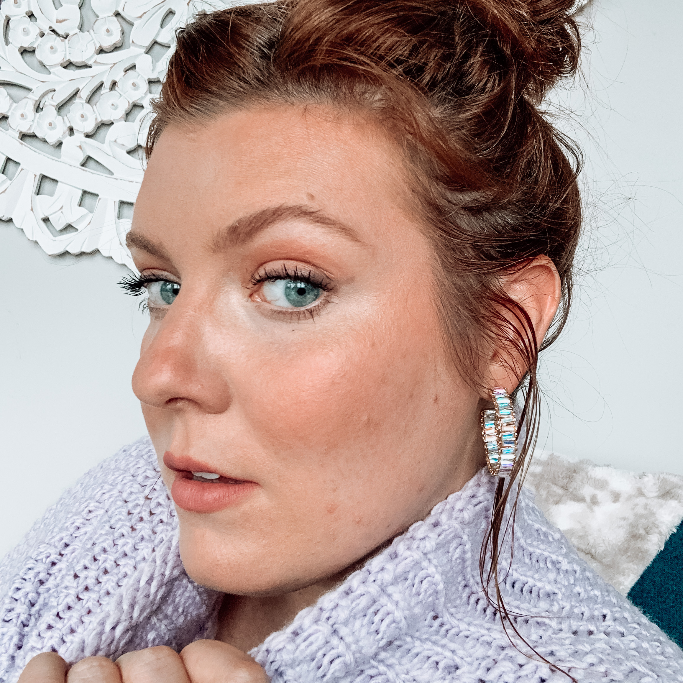 Your Chic & Easy Fall Outfit Formula #1: Turtlenecks + Hoops + a Bun ...